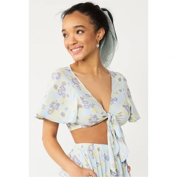 Rewind | Tops | Rewind Tiefront Crop Top Floral Blue Nwt | Poshmark